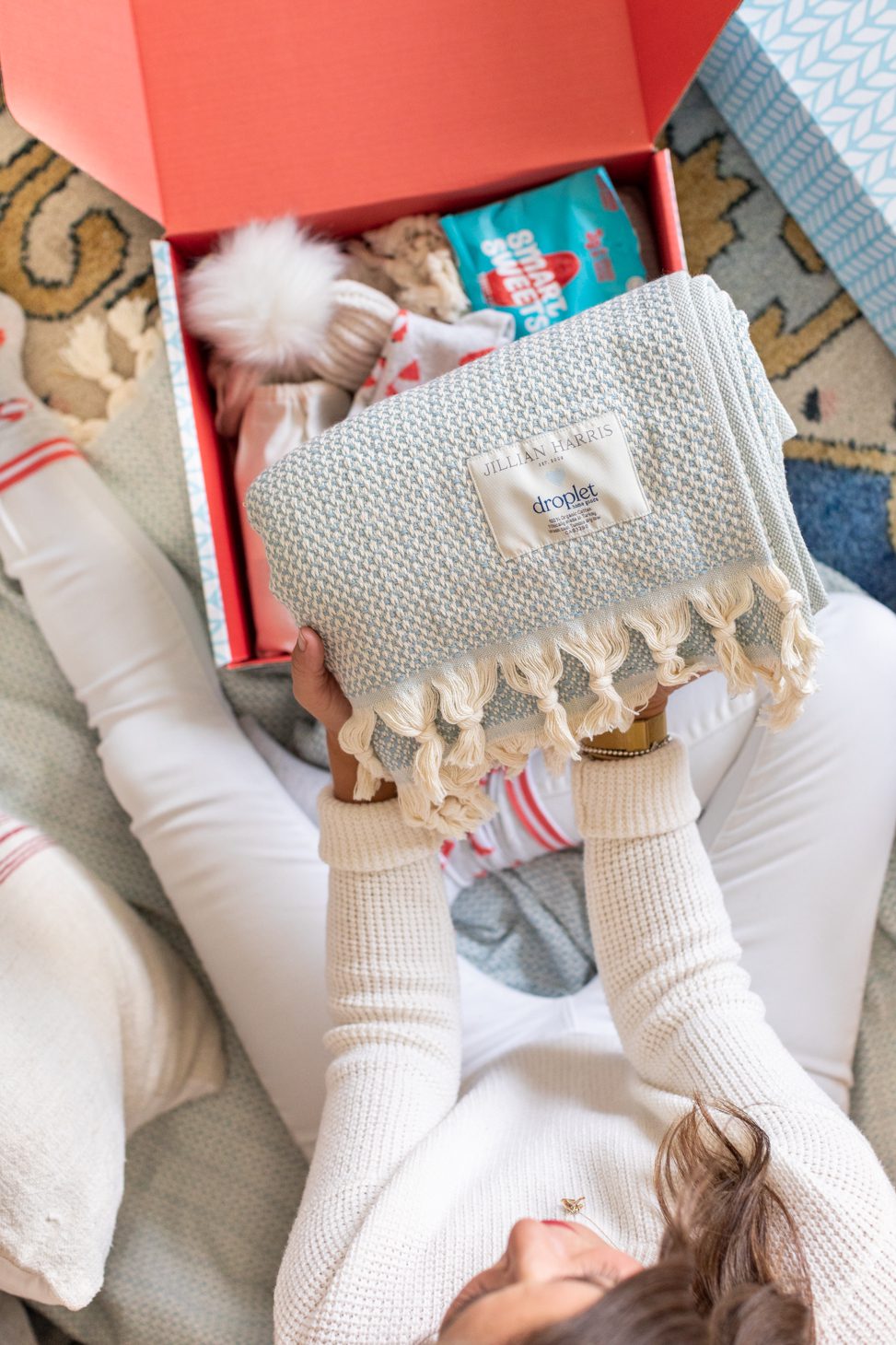 Let's Unbox All of The Items in The Winter 2020 Jilly Box! - Jillian Harris