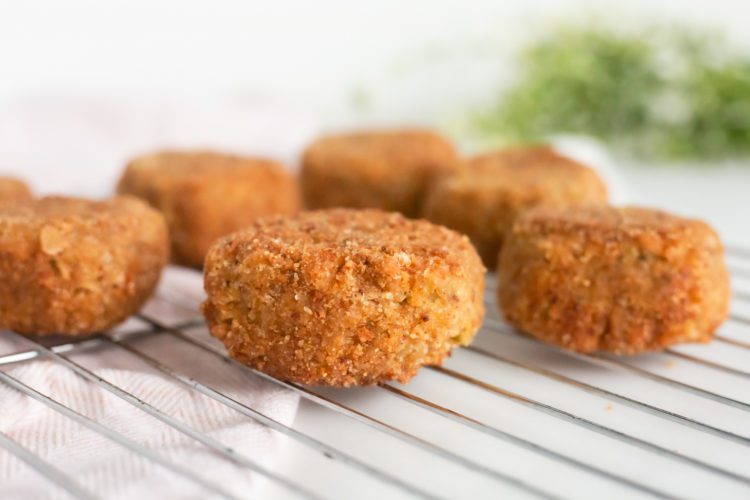 Vegan Jackfruit Crab Cakes with a Lemon & Dill Aioli - Jillian Harris Design Inc.