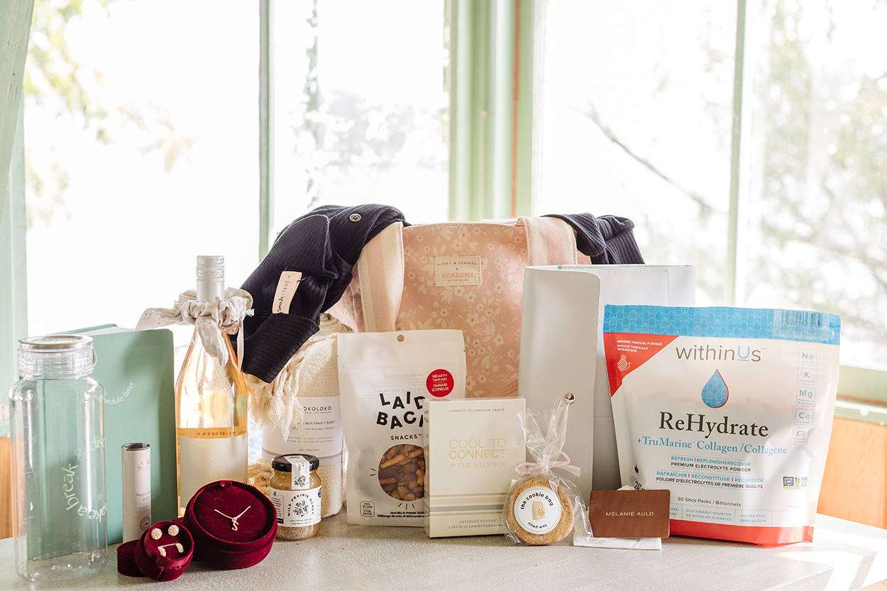 REVEAL TIME for The Jilly Academy at the Farm Gift Bag!